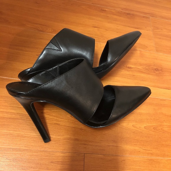 H by Halston | Shoes | H By Halston Black Pointed Toe Shoes | Poshmark